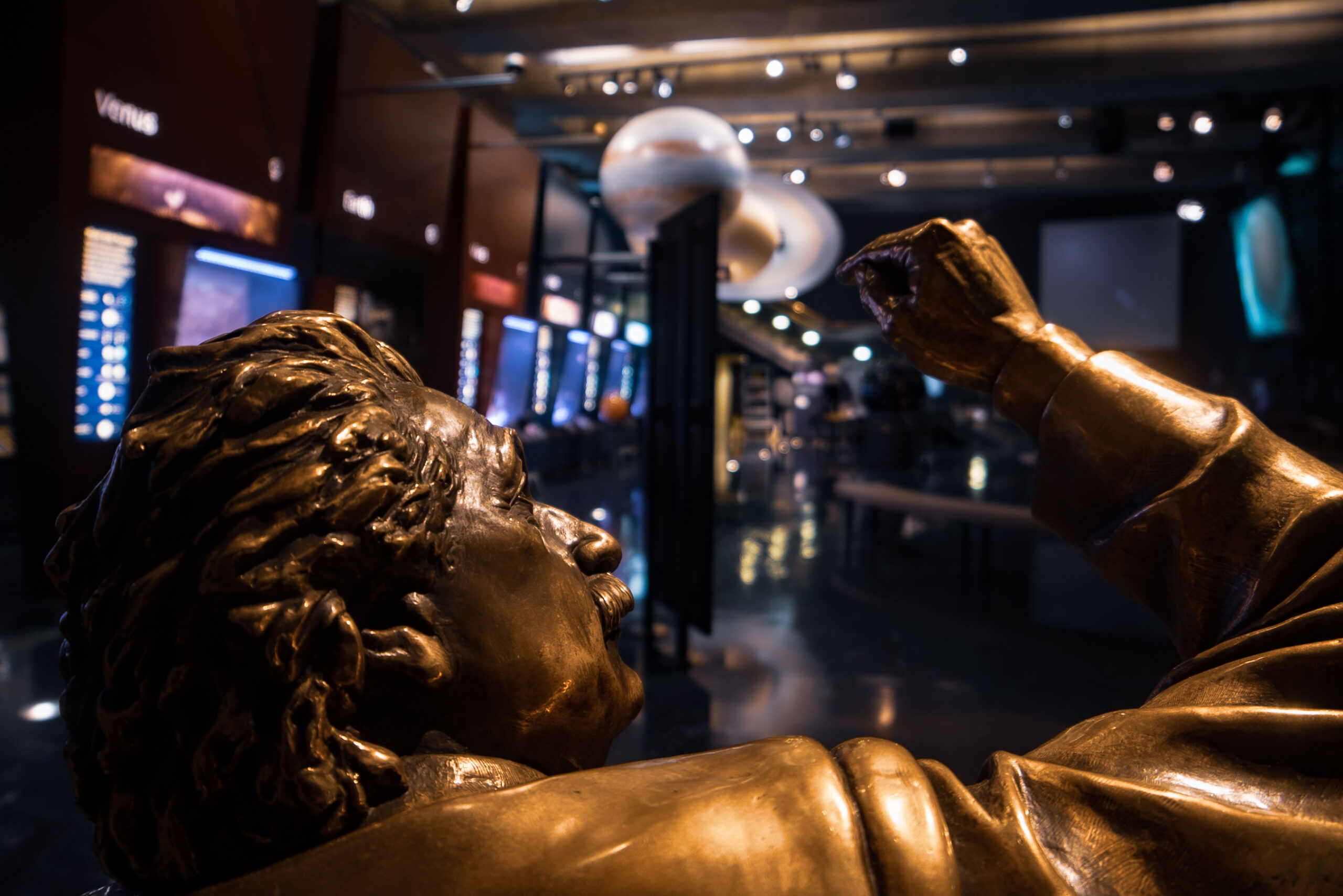 Exhibits - Griffith Observatory - Southern California’s gateway to the ...